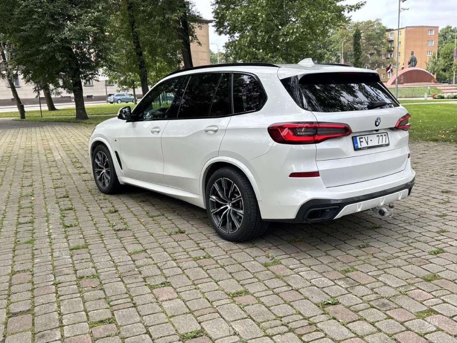 Balts BMW X5 2019 Jelgava, ar dzinēja tilpumu 2.99 L un nobraukumu 98 tūkst. km par 43500 €, foto 4 vietnē AUTOMOTO.COM.LV