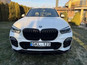 White BMW X5 2019 in Alytus, with an engine capacity of 3.00 L and mileage of 94 thousand km for 44500 €, photo 2 on AUTOMOTO.COM.LV