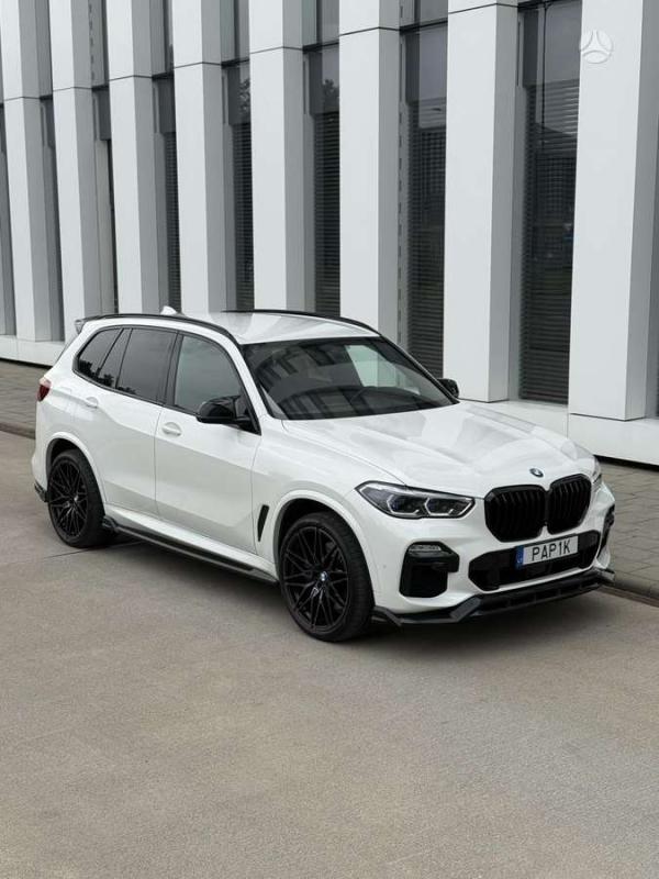 White BMW X5 2019 in Vilnius, with an engine capacity of 3.00 L and mileage of 170 thousand km for 47000 €, photo 2 on AUTOMOTO.COM.LV