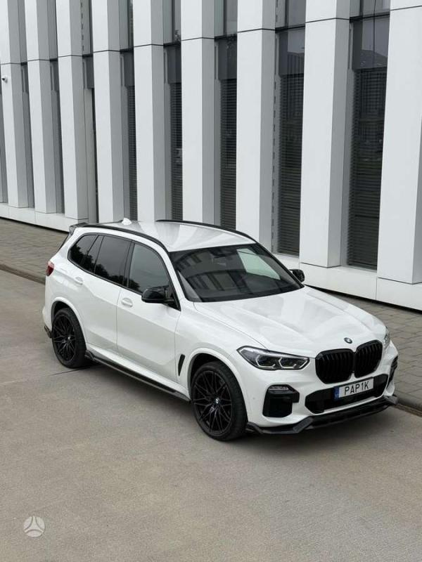White BMW X5 2019 in Vilnius, with an engine capacity of 3.00 L and mileage of 170 thousand km for 47000 €, photo 3 on AUTOMOTO.COM.LV