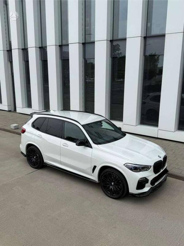 White BMW X5 2019 in Vilnius, with an engine capacity of 3.00 L and mileage of 170 thousand km for 47000 €, photo 4 on AUTOMOTO.COM.LV