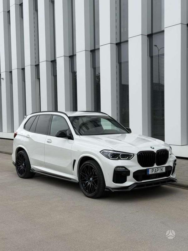 White BMW X5 2019 in Vilnius, with an engine capacity of 3.00 L and mileage of 170 thousand km for 47000 €, photo 6 on AUTOMOTO.COM.LV