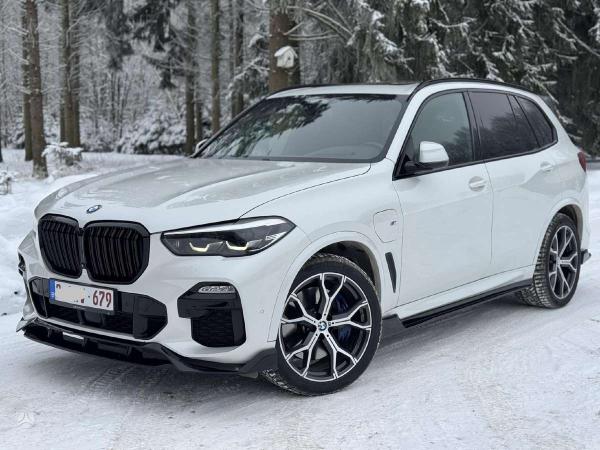 White BMW X5 2019 in Siauliai, with an engine capacity of 3.00 L and mileage of 160 thousand km for 45500 €, photo 2 on AUTOMOTO.COM.LV