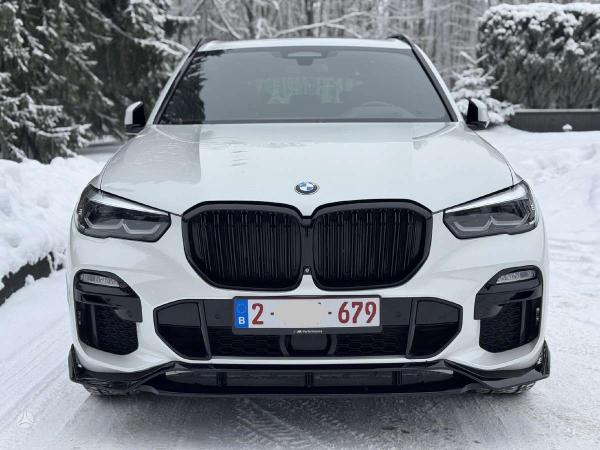 White BMW X5 2019 in Siauliai, with an engine capacity of 3.00 L and mileage of 160 thousand km for 45500 €, photo 5 on AUTOMOTO.COM.LV