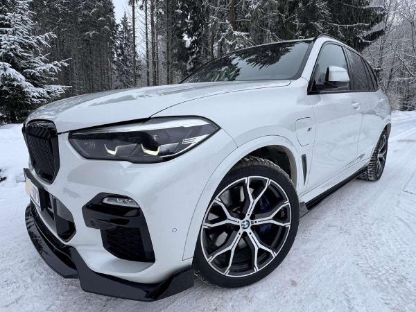 White BMW X5 2019 in Siauliai, with an engine capacity of 3.00 L and mileage of 160 thousand km for 45500 €, photo 10 on AUTOMOTO.COM.LV