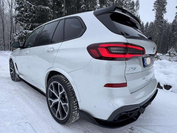 White BMW X5 2019 in Siauliai, with an engine capacity of 3.00 L and mileage of 160 thousand km for 45500 €, photo 11 on AUTOMOTO.COM.LV