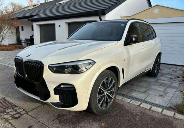 White BMW X5 2019 in Kaunas, with an engine capacity of 2.99 L and mileage of 250 thousand km for 33700 €, photo 1 on AUTOMOTO.COM.LV