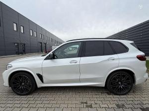 White BMW X5 2019 in Vilnius, with an engine capacity of 3.00 L and mileage of 42 thousand km for 43000 €, photo 5 on AUTOMOTO.COM.LV