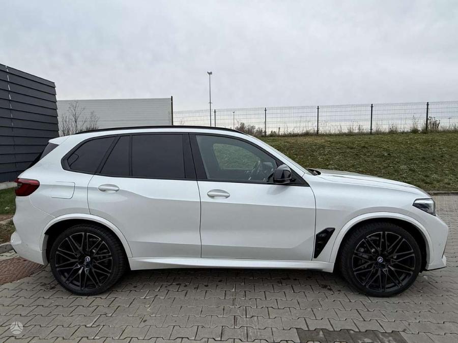 White BMW X5 2019 in Vilnius, with an engine capacity of 3.00 L and mileage of 42 thousand km for 43000 €, photo 6 on AUTOMOTO.COM.LV