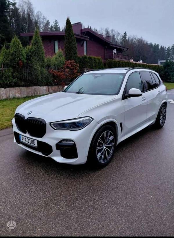 White BMW X5 2019 in Vilnius, with an engine capacity of 2.99 L and mileage of 250 thousand km for 36000 €, photo 1 on AUTOMOTO.COM.LV