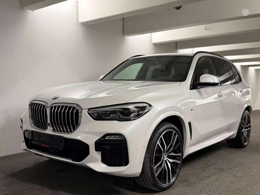 White BMW X5 2019 in Kaunas, with an engine capacity of 2.99 L and mileage of 179 thousand km for 40900 €, photo 1 on AUTOMOTO.COM.LV