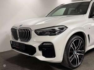 White BMW X5 2019 in Kaunas, with an engine capacity of 2.99 L and mileage of 179 thousand km for 40900 €, photo 4 on AUTOMOTO.COM.LV