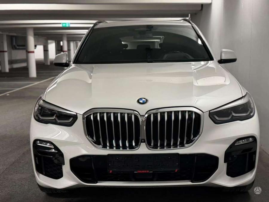White BMW X5 2019 in Kaunas, with an engine capacity of 2.99 L and mileage of 179 thousand km for 40900 €, photo 11 on AUTOMOTO.COM.LV