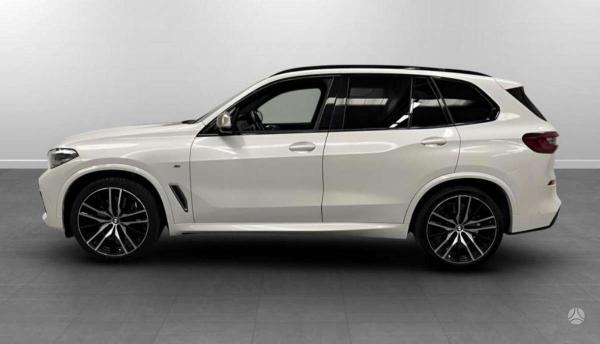 White BMW X5 2019 in Anyksciai, with an engine capacity of 2.99 L and mileage of 167 thousand km for 41950 €, photo 4 on AUTOMOTO.COM.LV