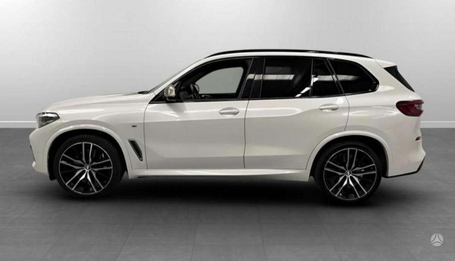 White BMW X5 2019 in Anyksciai, with an engine capacity of 2.99 L and mileage of 167 thousand km for 41950 €, photo 4 on AUTOMOTO.COM.LV