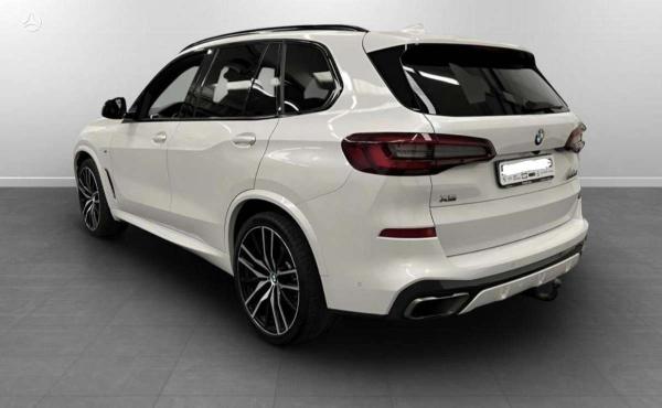 White BMW X5 2019 in Anyksciai, with an engine capacity of 2.99 L and mileage of 167 thousand km for 41950 €, photo 7 on AUTOMOTO.COM.LV