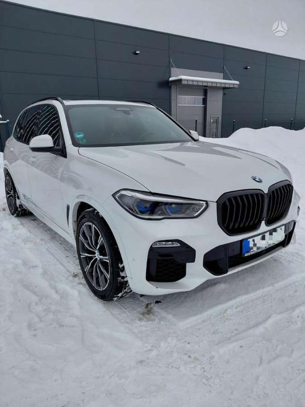 Balts BMW X5 2019 Viļņa, ar dzinēja tilpumu 2.99 L un nobraukumu 260 tūkst. km par 36000 €, foto  vietnē AUTOMOTO.COM.LV