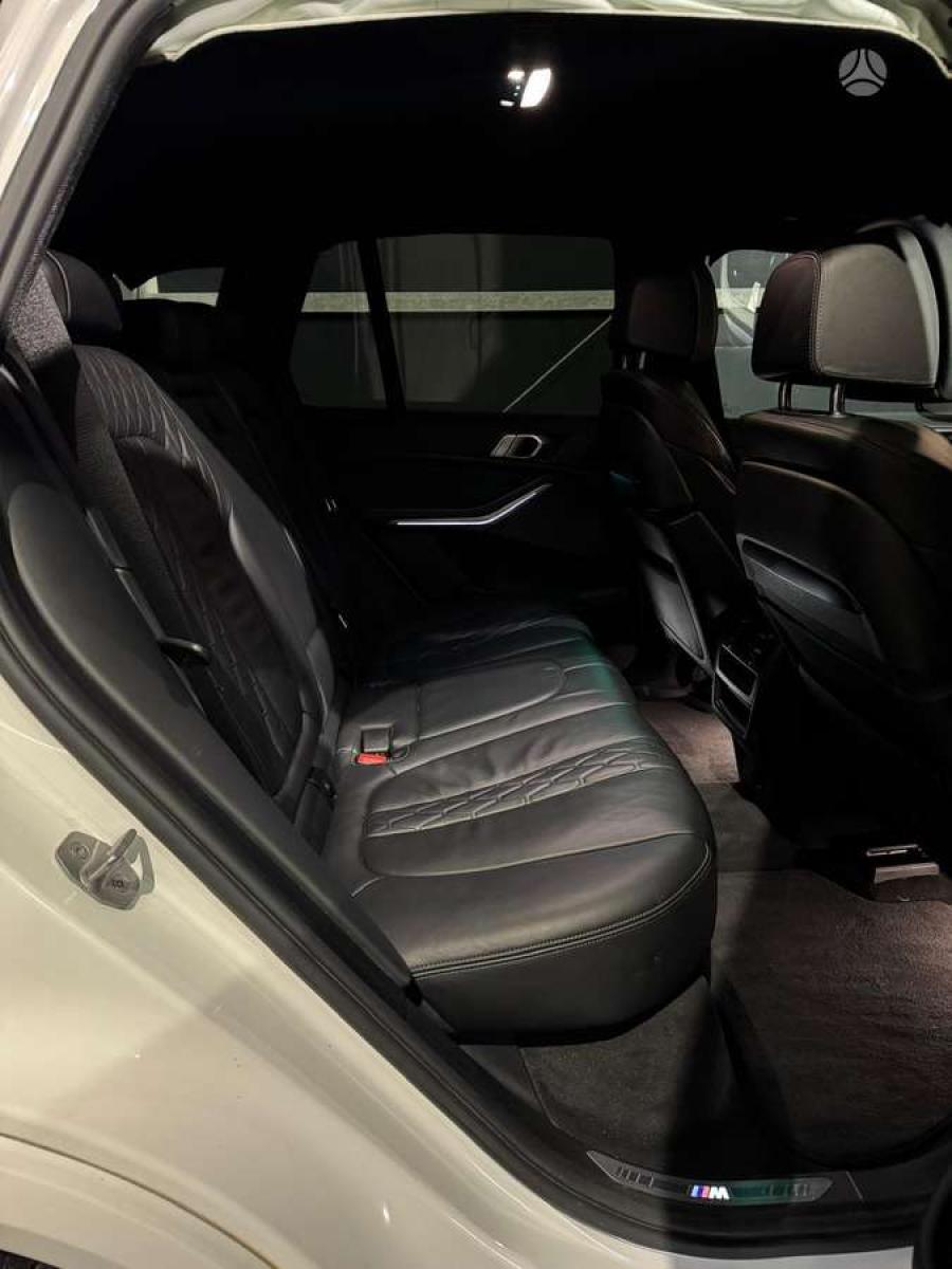 White BMW X5 2019 in Vievis, with an engine capacity of 2.99 L and mileage of 270 thousand km for 23500 €, photo 26 on AUTOMOTO.COM.LV