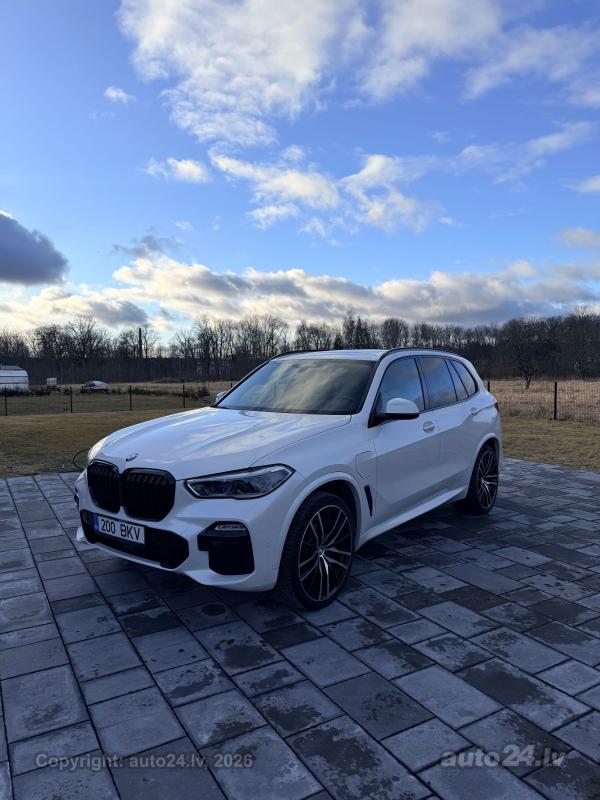 White BMW X5 2019 in Tallinn, with an engine capacity of 3.00 L and mileage of 196 thousand km for 41500 €, photo 1 on AUTOMOTO.COM.LV