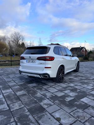White BMW X5 2019 in Tallinn, with an engine capacity of 3.00 L and mileage of 196 thousand km for 41500 €, photo 5 on AUTOMOTO.COM.LV