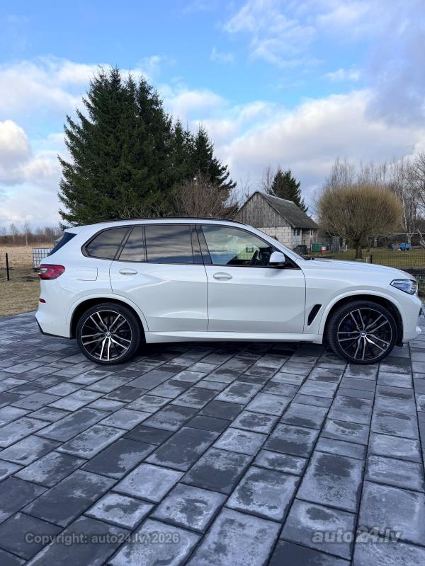 White BMW X5 2019 in Tallinn, with an engine capacity of 3.00 L and mileage of 196 thousand km for 41500 €, photo 5 on AUTOMOTO.COM.LV