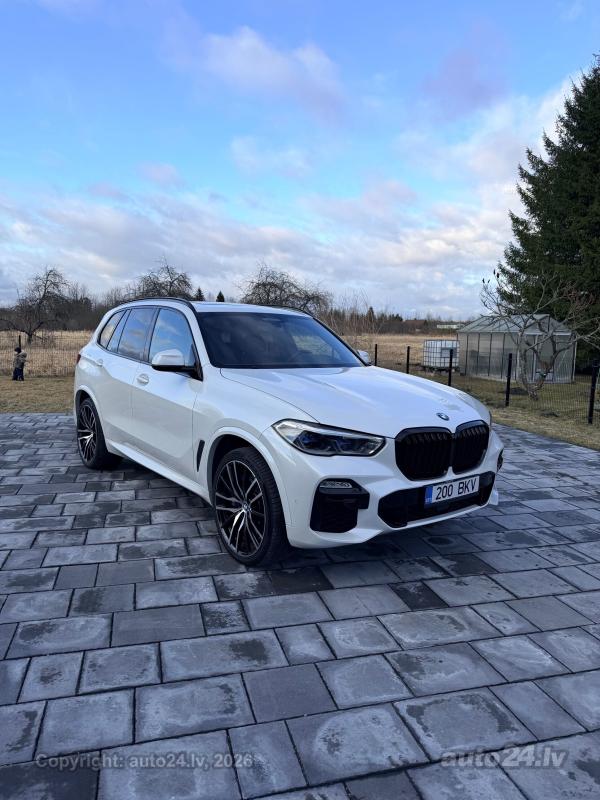 White BMW X5 2019 in Tallinn, with an engine capacity of 3.00 L and mileage of 196 thousand km for 41500 €, photo 6 on AUTOMOTO.COM.LV