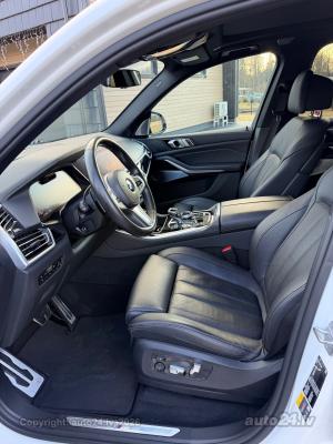 White BMW X5 2019 in Tallinn, with an engine capacity of 3.00 L and mileage of 196 thousand km for 41500 €, photo 9 on AUTOMOTO.COM.LV