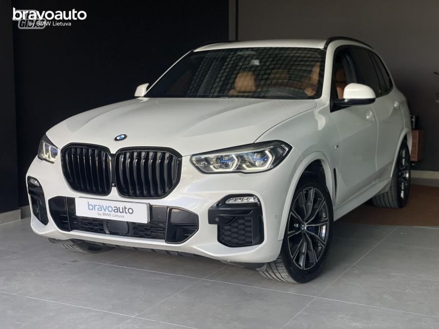 White BMW X5 2019 in Klaipeda, with an engine capacity of 3.00 L and mileage of 94 thousand km for 46491 €, photo 1 on AUTOMOTO.COM.LV