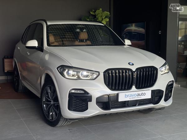 White BMW X5 2019 in Klaipeda, with an engine capacity of 3.00 L and mileage of 94 thousand km for 46491 €, photo 3 on AUTOMOTO.COM.LV