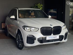 White BMW X5 2019 in Klaipeda, with an engine capacity of 3.00 L and mileage of 94 thousand km for 46491 €, photo 4 on AUTOMOTO.COM.LV