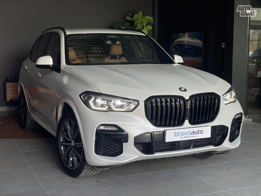 White BMW X5 2019 in Klaipeda, with an engine capacity of 3.00 L and mileage of 94 thousand km for 46491 €, photo 4 on AUTOMOTO.COM.LV