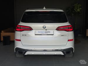 White BMW X5 2019 in Klaipeda, with an engine capacity of 3.00 L and mileage of 94 thousand km for 46491 €, photo 6 on AUTOMOTO.COM.LV