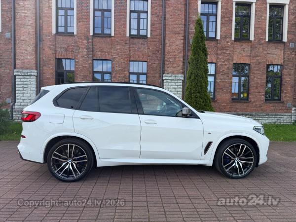 White BMW X5 2019 in Tallinn, with an engine capacity of 3.00 L and mileage of 199 thousand km for 35900 €, photo 3 on AUTOMOTO.COM.LV
