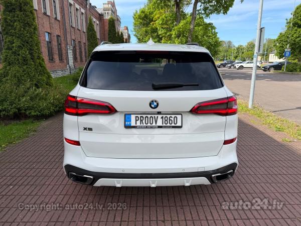 White BMW X5 2019 in Tallinn, with an engine capacity of 3.00 L and mileage of 199 thousand km for 35900 €, photo 5 on AUTOMOTO.COM.LV