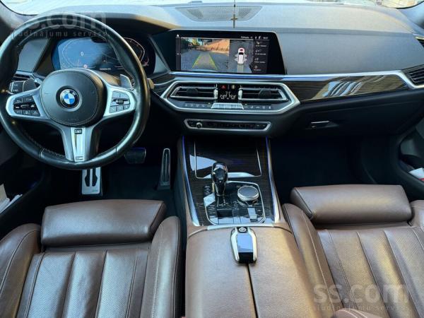White BMW X5 2019 in Riga, with an engine capacity of 3.00 L and mileage of 143 thousand km for 47000 €, photo 10 on AUTOMOTO.COM.LV