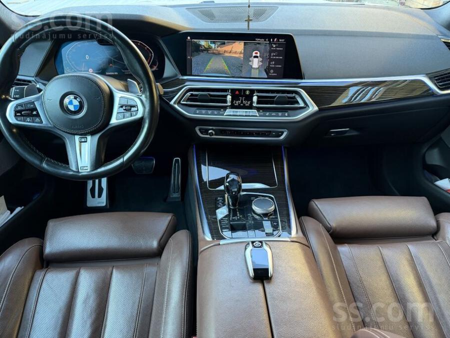 White BMW X5 2019 in Riga, with an engine capacity of 3.00 L and mileage of 143 thousand km for 47000 €, photo 11 on AUTOMOTO.COM.LV
