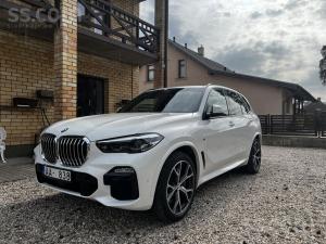 Белый БМВ Х5 2019 в Рига, объемом двигателя 3.00 л и пробегом 143 тыс. км за 44900 €, фото 1 на AUTOMOTO.COM.LV