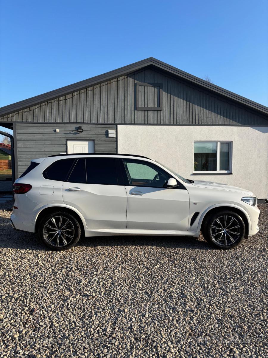 Balts BMW X5 2019 Tallina, ar dzinēja tilpumu 3.00 L un nobraukumu 100 tūkst. km par 46300 €, foto 5 vietnē AUTOMOTO.COM.LV
