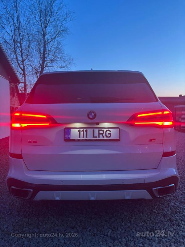 White BMW X5 2019 in Tallinn, with an engine capacity of 3.00 L and mileage of 100 thousand km for 46300 €, photo 7 on AUTOMOTO.COM.LV