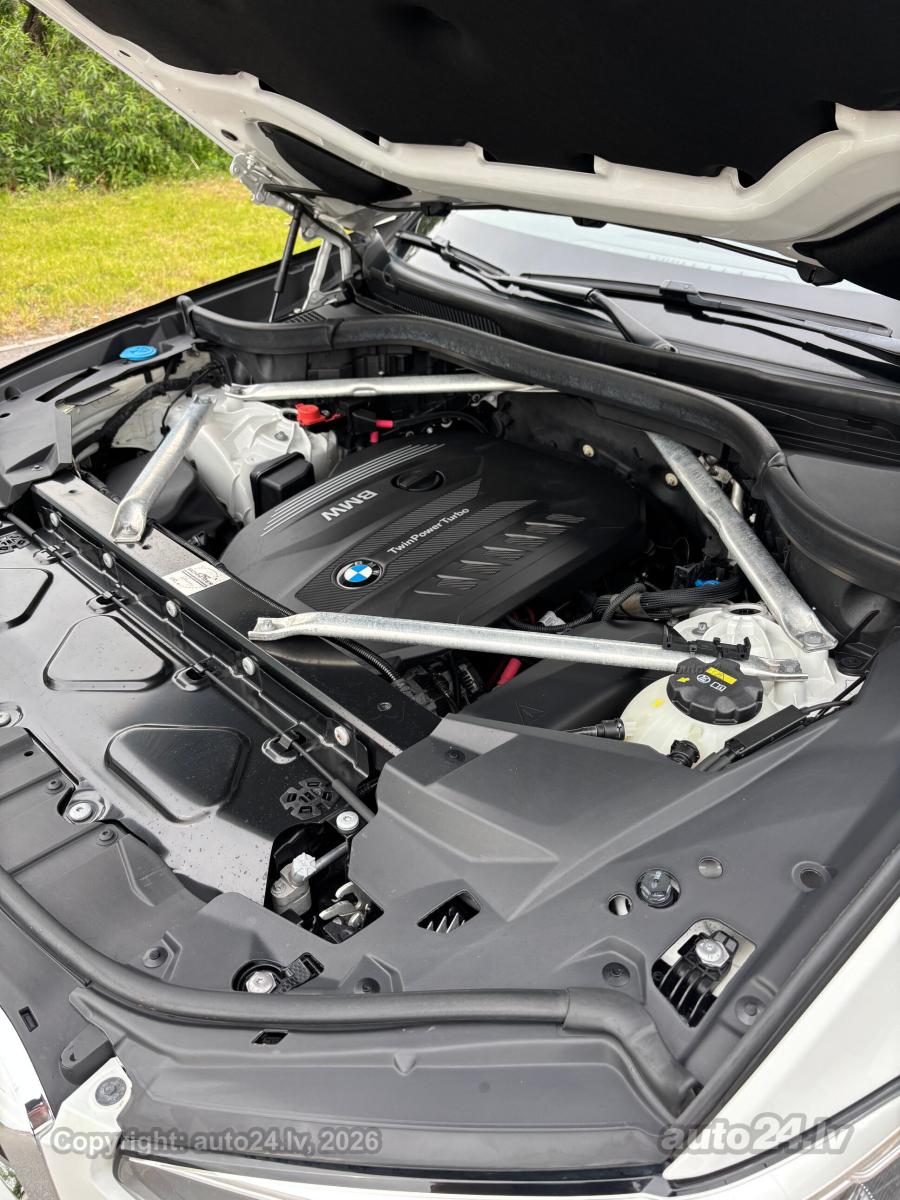 Balts BMW X5 2019 Tallina, ar dzinēja tilpumu 3.00 L un nobraukumu 100 tūkst. km par 46300 €, foto 17 vietnē AUTOMOTO.COM.LV