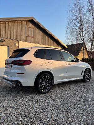 Balts BMW X5 2019 Tallina, ar dzinēja tilpumu 3.00 L un nobraukumu 100 tūkst. km par 46300 €, foto 21 vietnē AUTOMOTO.COM.LV