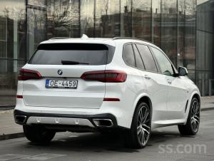 Balts BMW X5 2019 Rīga, ar dzinēja tilpumu 3.00 L un nobraukumu 166 tūkst. km par 37990 €, foto 5 vietnē AUTOMOTO.COM.LV