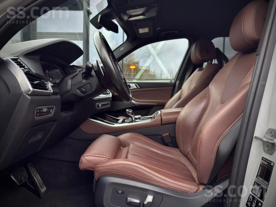 Balts BMW X5 2019 Rīga, ar dzinēja tilpumu 3.00 L un nobraukumu 166 tūkst. km par 37990 €, foto 17 vietnē AUTOMOTO.COM.LV