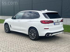 Balts BMW X5 2019 Rīga, ar dzinēja tilpumu 3.00 L un nobraukumu 200 tūkst. km par 39000 €, foto 5 vietnē AUTOMOTO.COM.LV