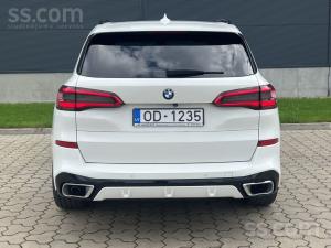 Balts BMW X5 2019 Rīga, ar dzinēja tilpumu 3.00 L un nobraukumu 200 tūkst. km par 39000 €, foto 10 vietnē AUTOMOTO.COM.LV