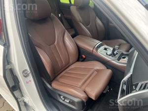 Balts BMW X5 2019 Rīga, ar dzinēja tilpumu 3.00 L un nobraukumu 200 tūkst. km par 39000 €, foto 15 vietnē AUTOMOTO.COM.LV