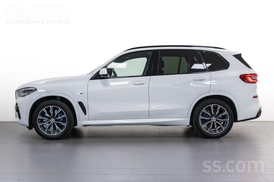 Balts BMW X5 2019 Rīga, ar dzinēja tilpumu 3.00 L un nobraukumu 110 tūkst. km par 46500 €, foto 10 vietnē AUTOMOTO.COM.LV
