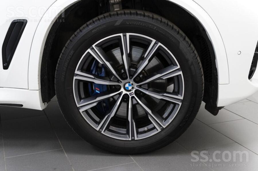 Balts BMW X5 2019 Rīga, ar dzinēja tilpumu 3.00 L un nobraukumu 110 tūkst. km par 46500 €, foto 14 vietnē AUTOMOTO.COM.LV