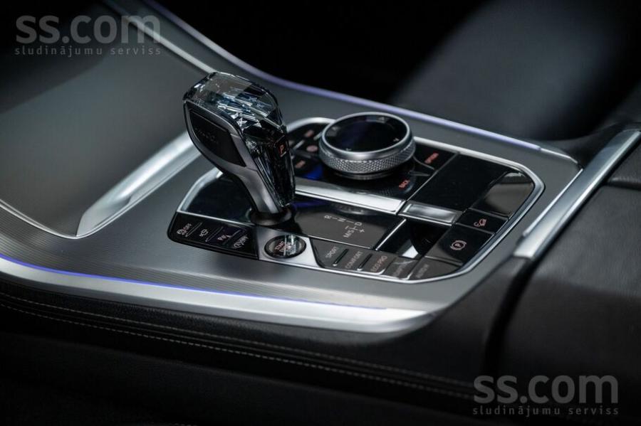 Balts BMW X5 2019 Rīga, ar dzinēja tilpumu 3.00 L un nobraukumu 110 tūkst. km par 46500 €, foto 24 vietnē AUTOMOTO.COM.LV