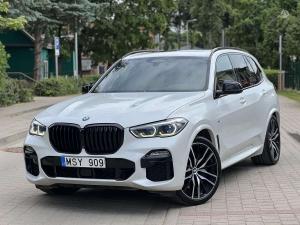 White BMW X5 2019 in Ukmerge, with an engine capacity of 2.99 L and mileage of 230 thousand km for 42500 €, photo 3 on AUTOMOTO.COM.LV